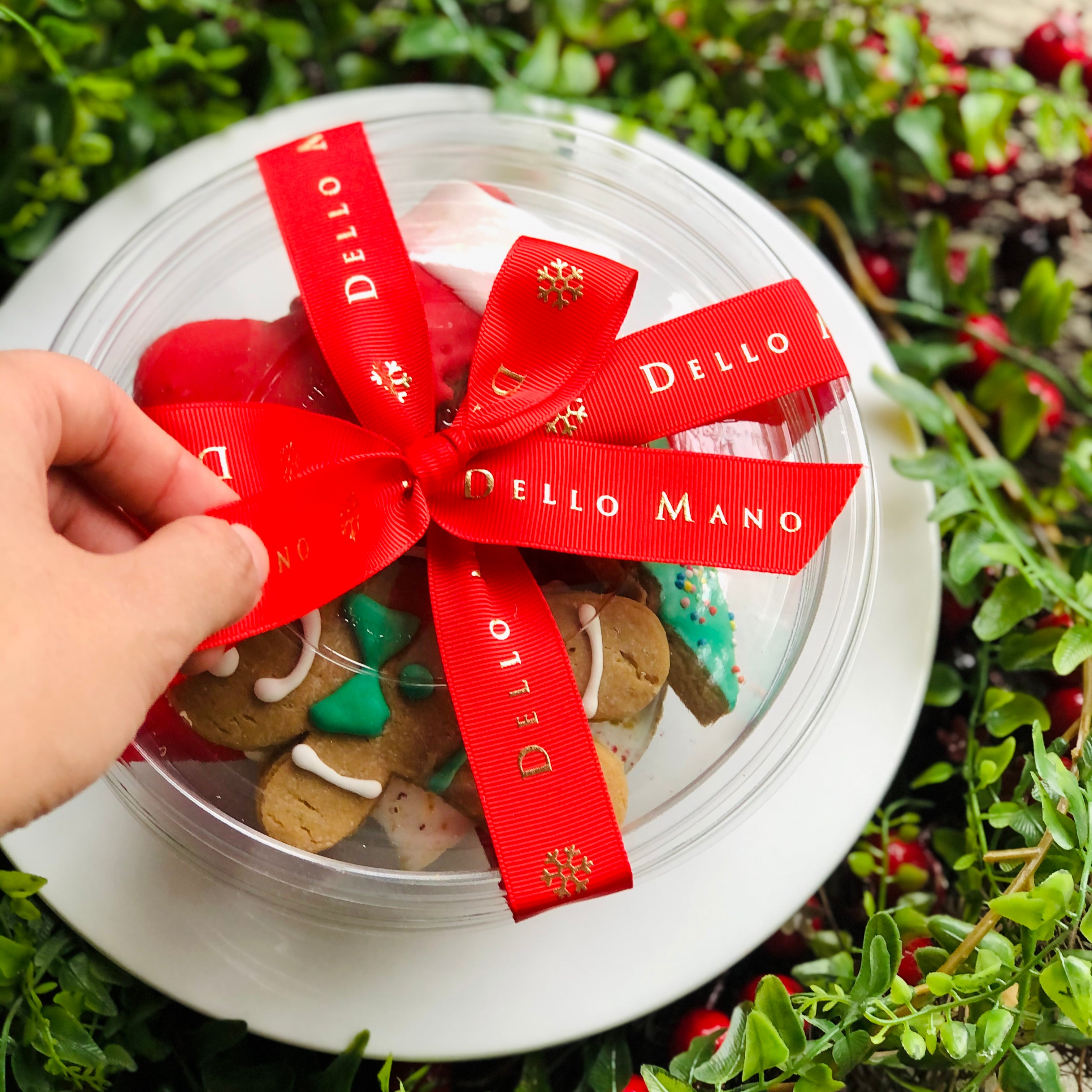 Dello Mano | Handmade Brownies, Cakes, Gift Baskets